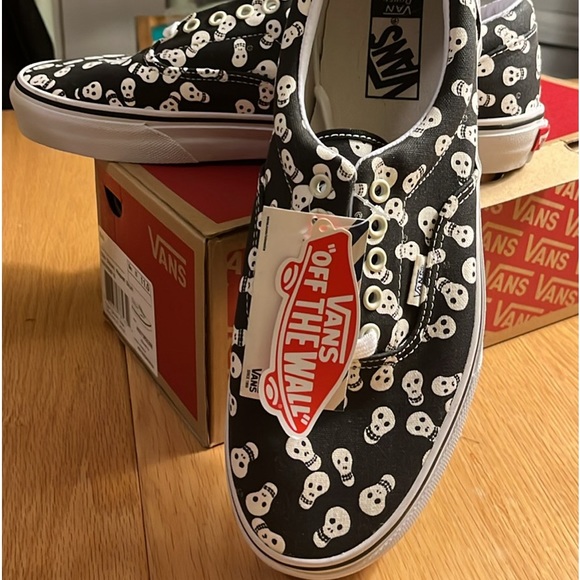 Vans | Shoes | New In Box Vans Black Skull Van Doren Repeat Skull ...